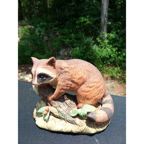 Homco | Accents | Masterpiece By Homco Raccoon On A Log Vintage ...